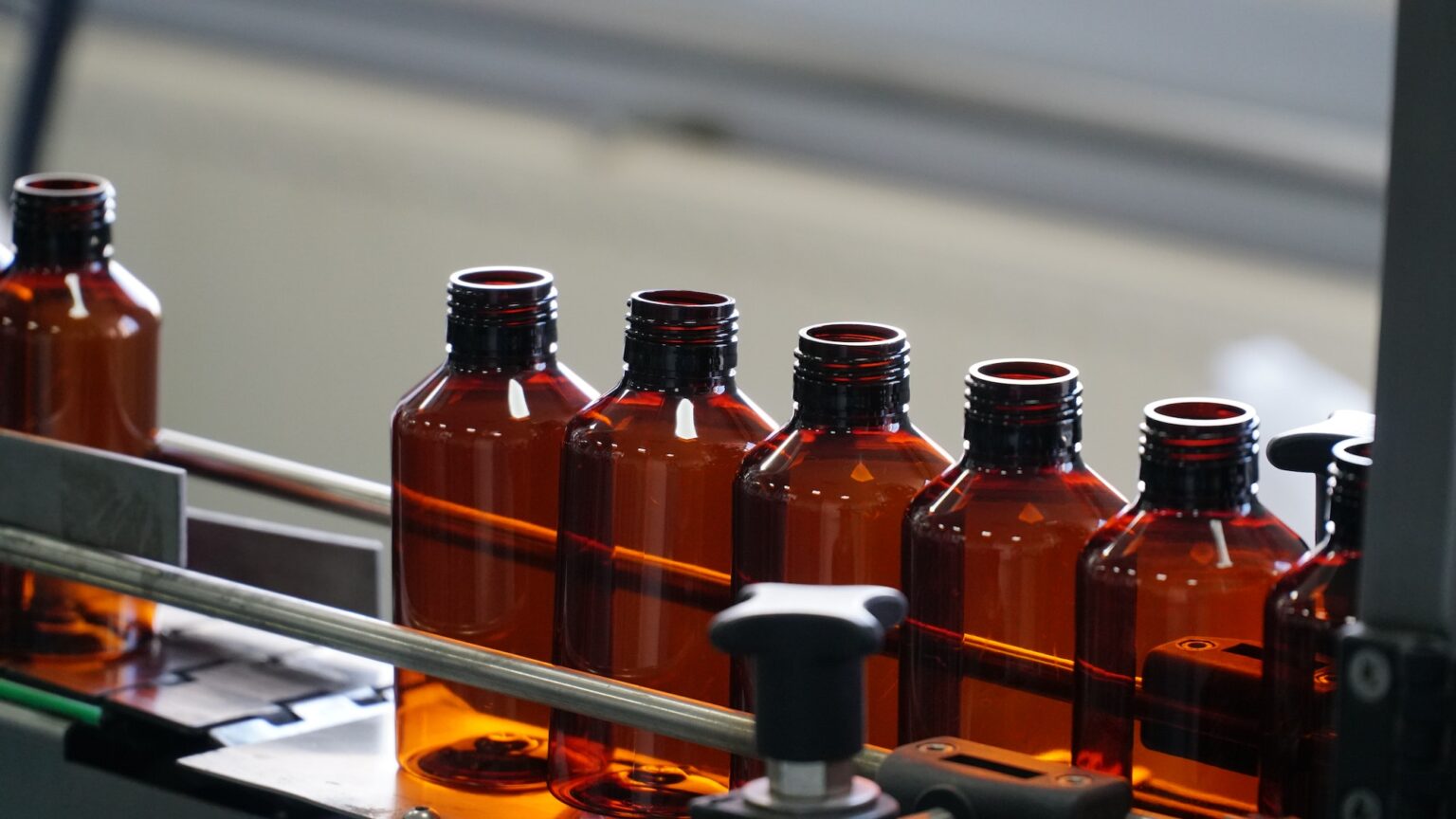 Manufacturing Glass Bottles - A Step-by-Step Guide